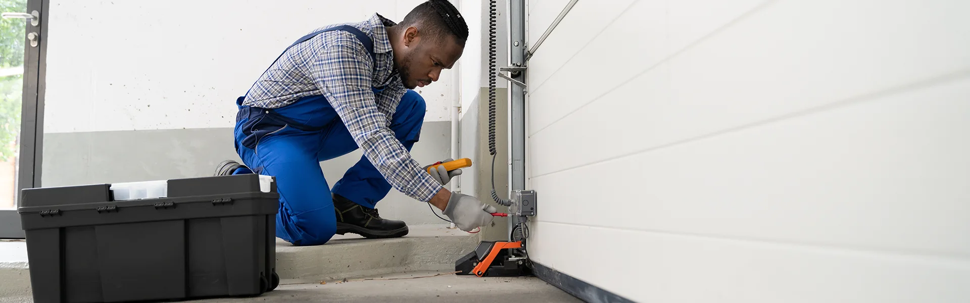 Garage Door Bang Sound Aurora, ON - Garage Door Bang Sound Repair
